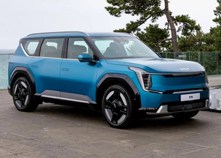 Top 10 Modern Boxy SUVs: Square & Don't Care // WhichCar.org